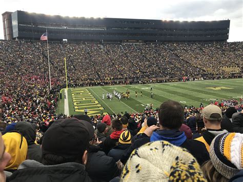 College Football No Bad Seat Large Stadiums Road To Cfb