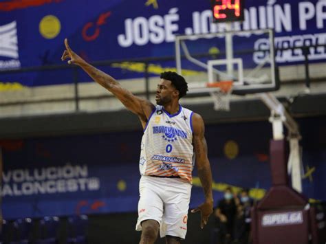 Donta Smith Seguirá Aportando Su Veteranía A Trotamundos Líder En