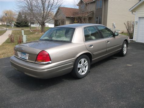 2003 Ford Crown Victoria Pictures Cargurus