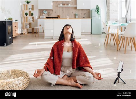 How To Sit Cross Legged Meditation At Autumn Allen Blog