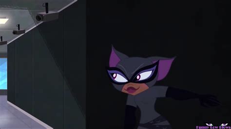Catwoman Ballbusting Guards Balls Kick In The Nuts Anime Low Blow Dc Super Hero Girls Blonde