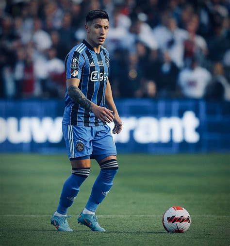 Lisandro Martinez Bio Age Net Worth Salary Market Value Stats And Girlfriend