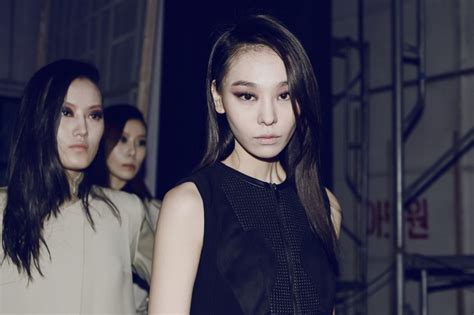 Cres E Dim Model Backstage Of The Fw13 Collection Show