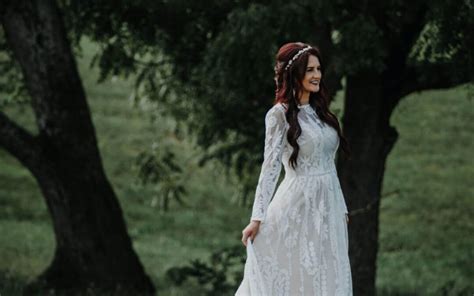 Caroline Queen In Simone Gown Dreamers And Lovers