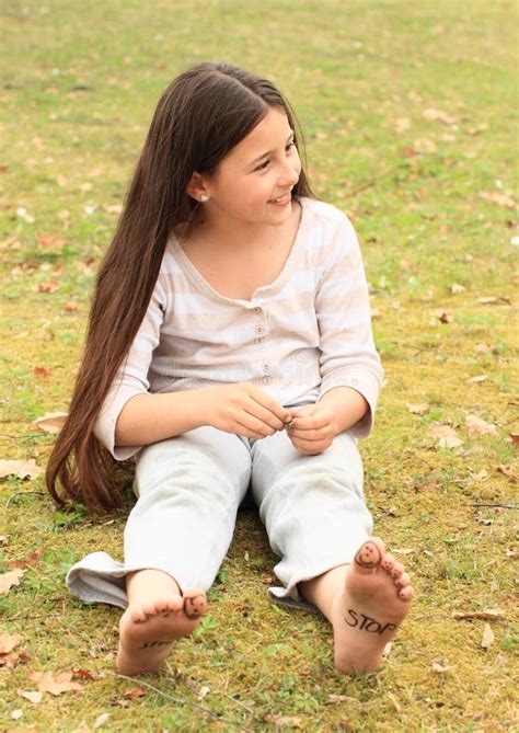 Kipleigh Brown Barefoot