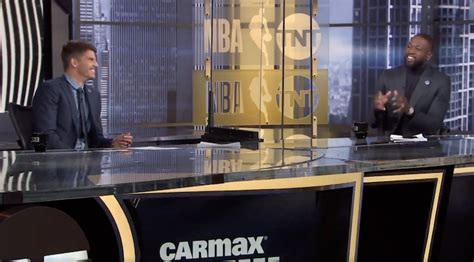 Kyle Korver Pulls Ron Burgundy During Aprils Fools Teleprompter Goof