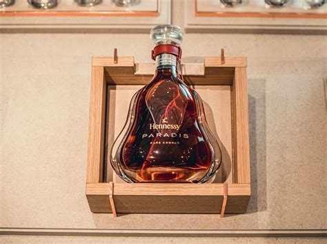 La Maison Hennessy Dévoile Sa Première Boutique Dans Un Aéroport Parisien