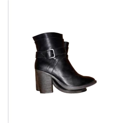 Кожаные ботинки казаки — ціна 360 грн у каталозі Ботильйони Купити жіночі речі за доступною