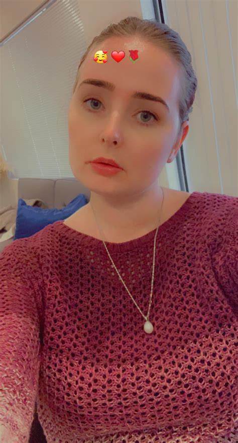 Are My Lips Juicy Enough Scrolller