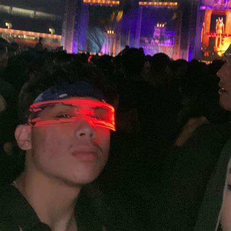 Jeff Jeffxsanmiguel • Threads Say More