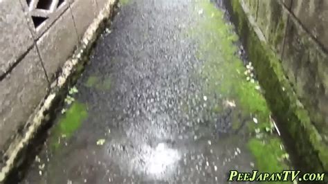 Asian Teen Spied Pissing