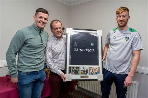 In Pictures Limerick Footballers Pay Tribute To Their Former Manager Billy Lee Page 1 Of 10