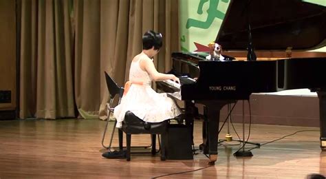 네 손가락 피아니스트 이희아 피아노연주 Youtube