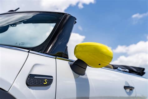 Mini Cooper Se Convertible Is All About Electric Fun In The Sun Cnet
