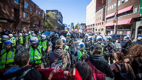 Manifestation à Montréal Les Esprits Séchauffent Entre Différents