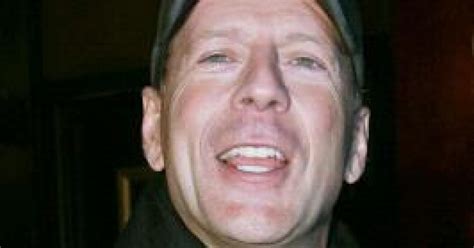 다이하드4 특명 브루스 윌리스 뱃살 빼라