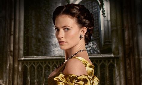 Lara Pulver Howal