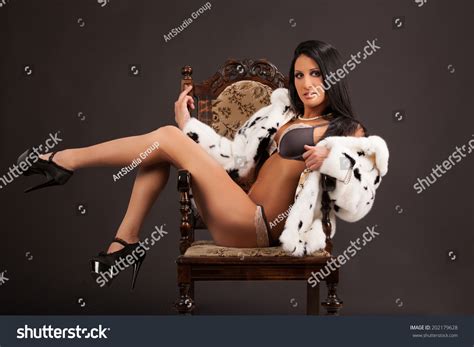 Young Sexy Woman Vintage Lingerie Foto De Stock 202179628 Shutterstock