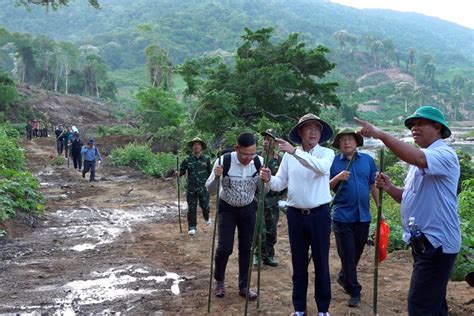 Gian Nan Con đường đến Làng Bana Không Dành Cho Người Yếu Tim Báo