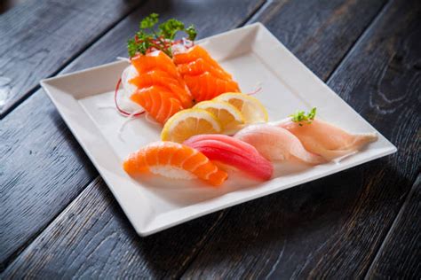 Atum Voador Fotos Banco De Imagens E Fotos De Stock Istock