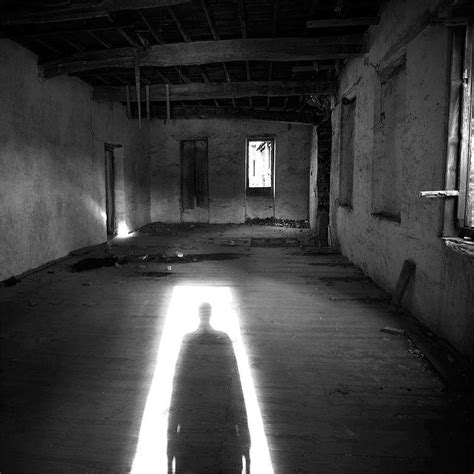 شب برهنه بوسه از لبانت را میخواهم میبینی؟ هیچکس مثل Facebook