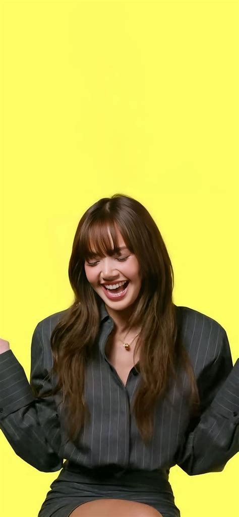 Lisa Manoban Wallpaper