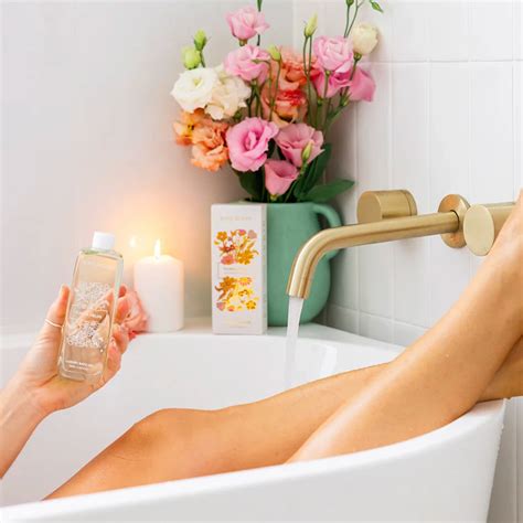 Bopo Women Luxury Bath Oil Floral Fields Tea Pea
