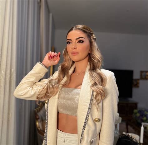 Samira Magroun Sublime à Dubaï Polture