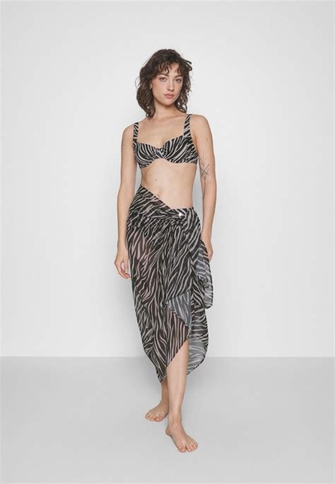 Выберите свой идеальный купальник: секреты подбора для каждого типа ...