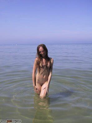 Amateur Wife Naked At Beach Capa Porn Pic