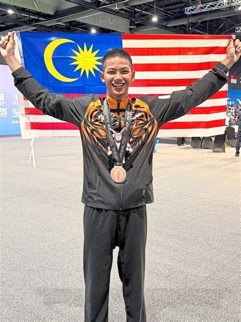 Other Sports Cdm Farah Congratulates Raqib For Winning First Medal In