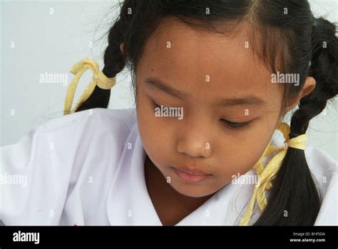 Thailändische Mädchen Fotos Und Bildmaterial In Hoher Auflösung Alamy