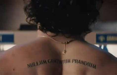 Off Campus Saison 1 Que Signifient Les Tatouages De Garrett Vrais