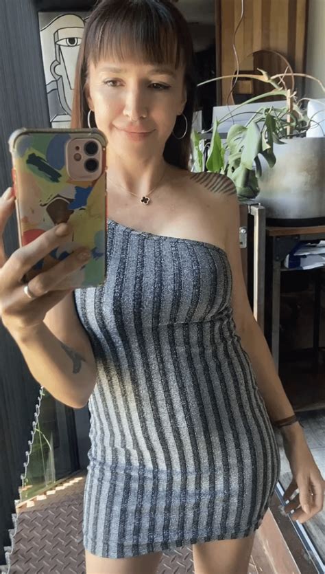Wearing Dresses Makes Me Feel Confident 🌟👗 Rselfie