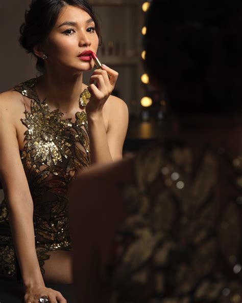 Gemma Chan Scrolller