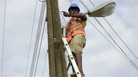 Nepa Why Electricity Workers Strike Make Light No Dey For Nigeria