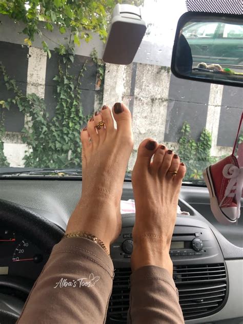 Who Enjoys A Good Pair Of Hispanic Soles R Girlsfeets
