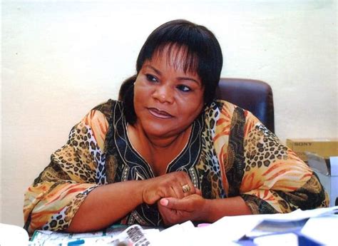 Carnet Noir La Journaliste Annick Balley Nest Plus