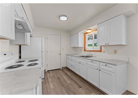 18765 Sw Kinnaman Rd Beaverton Or 97007 Redfin