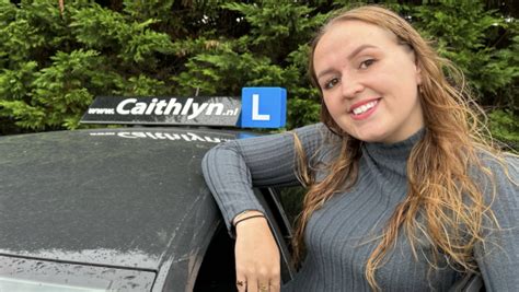 Caithlyn 22 Is Rijinstructeur Ik Praat Met Leerlingen Over Uitgaan