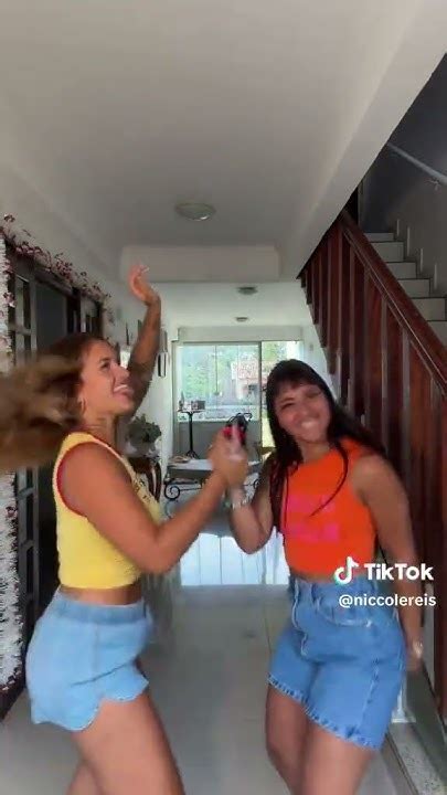 Nicole Reis E Sua Amiga DanÇando Tik Tok Dos Famosos Dance