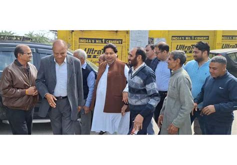 Senior Cong Leader Raman Bhalla Alongwith Mula Ram During Meeting In Marh Area On Wednesday