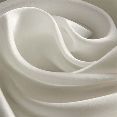 Esarfa Alba Din Matase Dreptunghiulara 185x90 Cm Dama Eșarfero