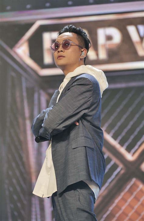 Justatee Và Rhymastic đối đầu Nhau Trong Phong Cách ăn Mặc