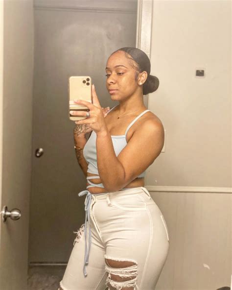 Deedee Hillian 💕 Instagram