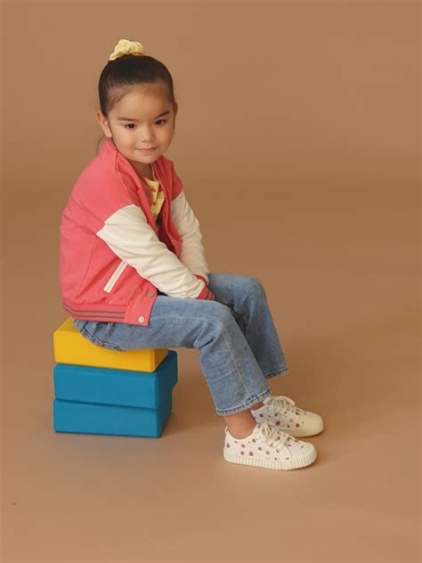 Bailey Model Jackie Lee