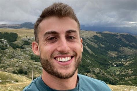 העובדה שהתנדב שנים בהצלת חיים מלמדת על אדם מיוחד רועי אברהם מימון נפל בקרב בעזה