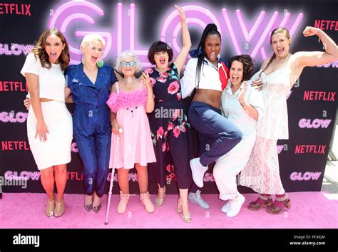 Cast Of Netflixs Glow Celebrates The Premiere Of Season 2 With 80s