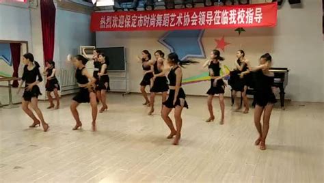 拉丁舞欢乐牛仔高清1080p在线观看平台腾讯视频