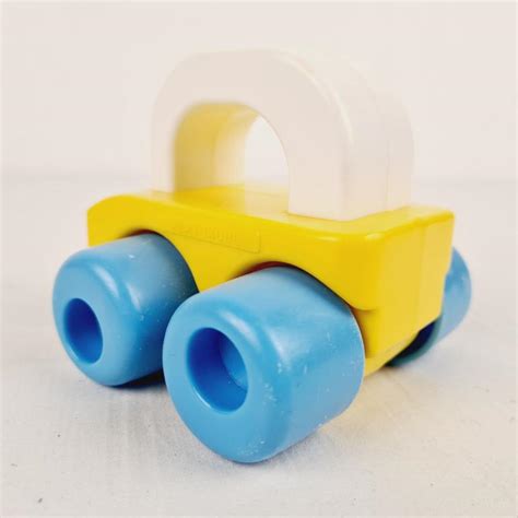 Voiture Roues Motrices Vintage Playskool Label Emmaüs